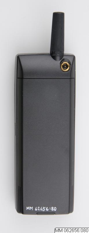 Kringla - mobiltelefon, telefon, Ericsson, Ericsson SH 888, displaymodell